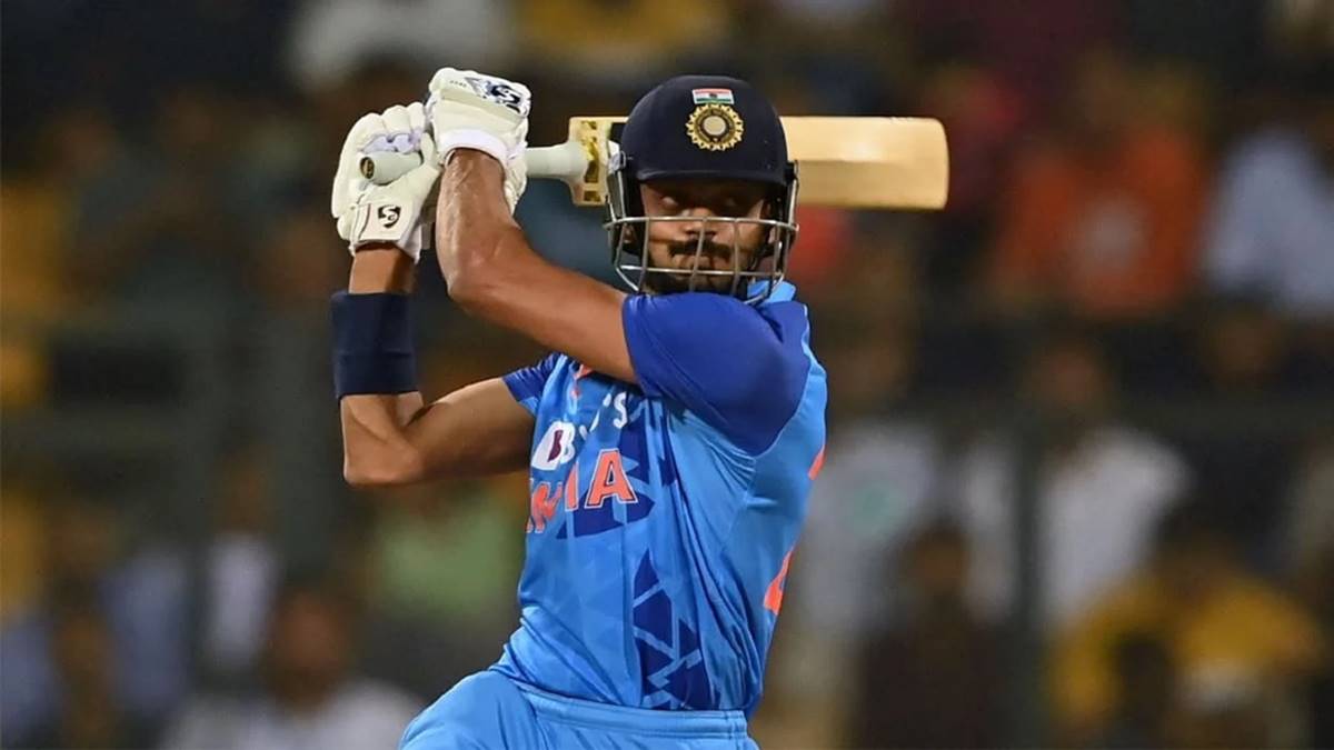 Duleep Trophy: 34 रन पर 5 विकेट गिरने के बाद अक्षर पटेल ने मारी एंट्री ...