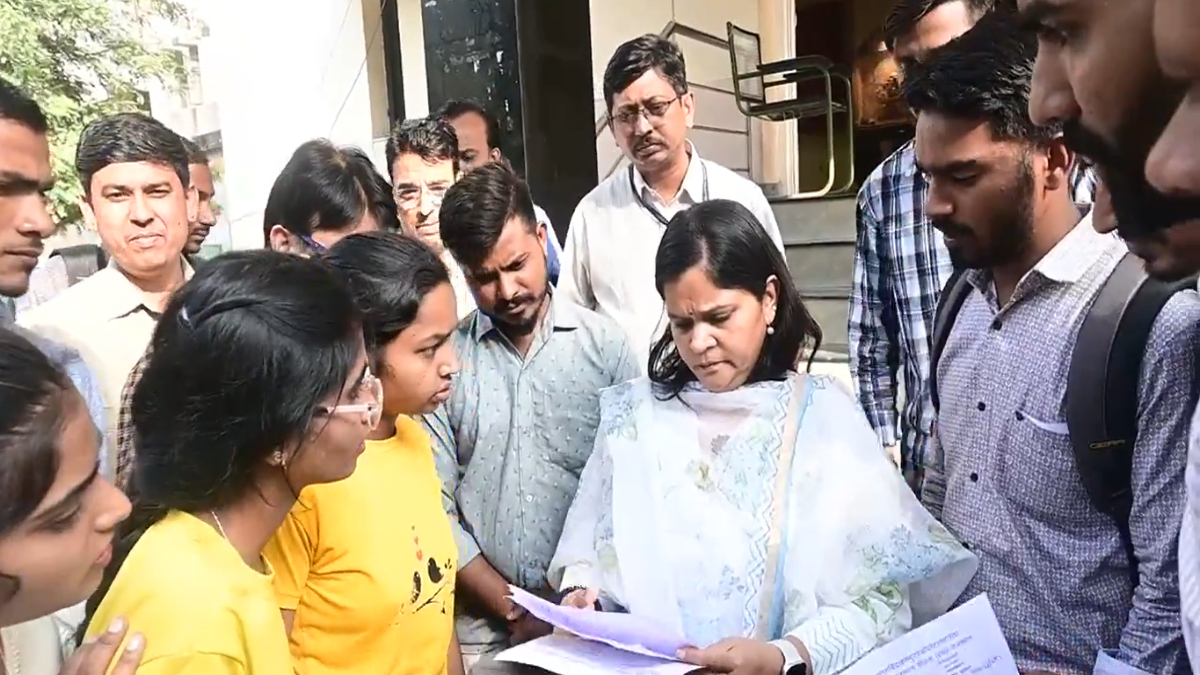 Rajasthan Senior IAS Gaytri Rathod said this to an unemployed youth ...