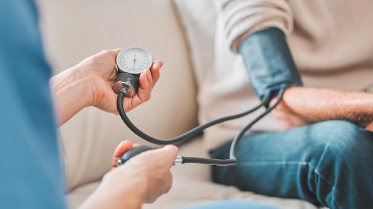 Blood Pressure Control Tips: डेली 5 मिनट कर लें ये छोटा सा काम, BP हो ...