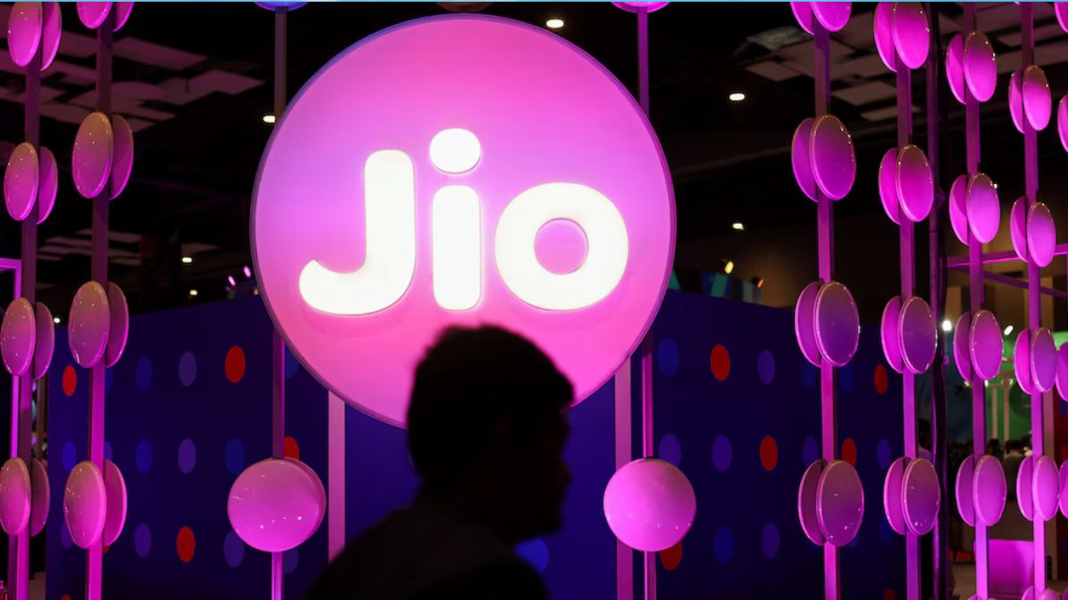 Reliance Jio Launches 601 rupees unlimited 5G upgrade 1 year validity recharge plan check ...