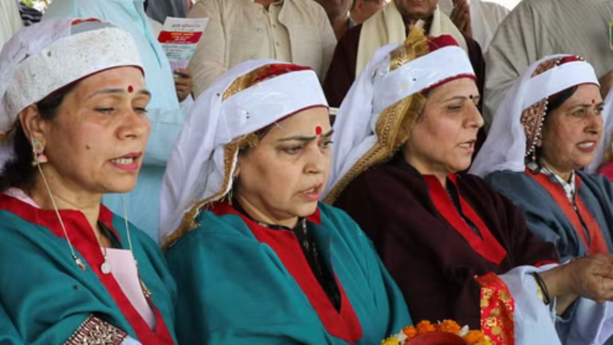 Kashmiri pandit women lose migrant status on marrying non migrants ...