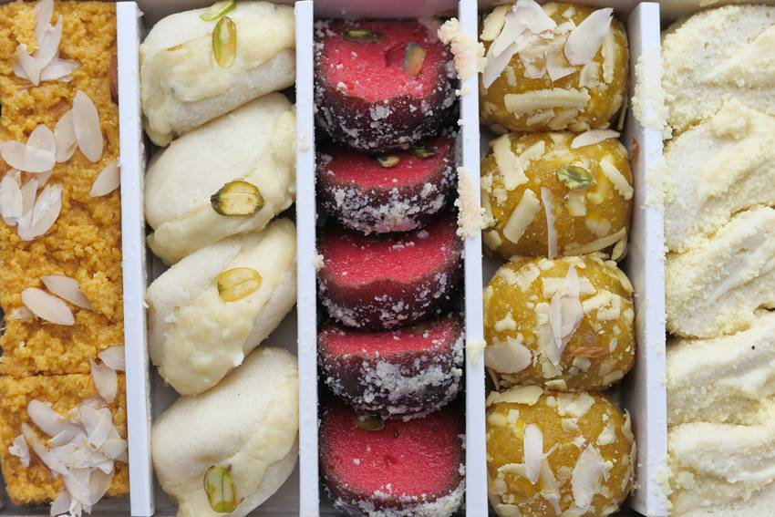 Do you know the national sweet of Bangladesh? very famous in India ...