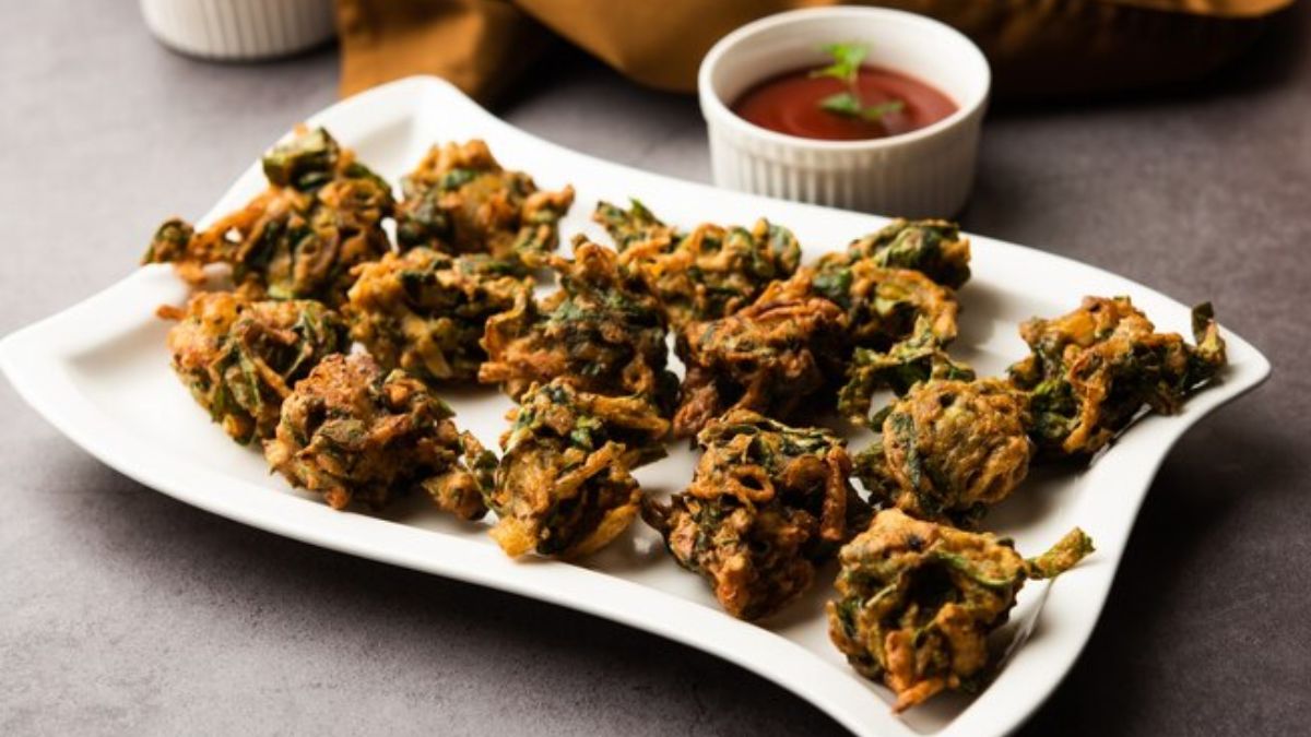 Evening Snacks: हलवाई स्टाइल में बनाएं पालक की पकौड़ी, यहां से नोट करें ...