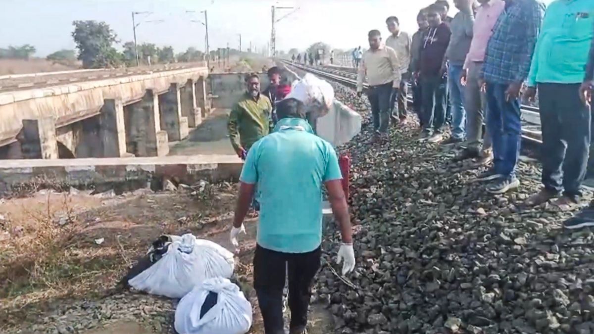 Google trends jalgaon train accident pushpak express eight dead bodies ...