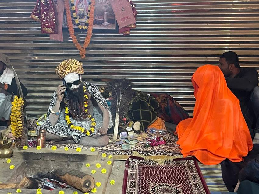 Viral Baba, Sadhu and Saint in Maha Kumbh From wearing glasses to ...