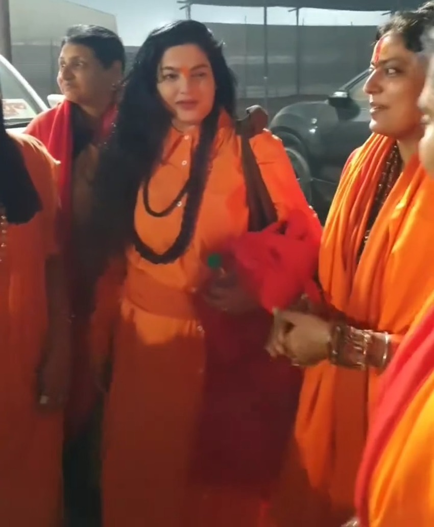 90s Bollywood Star Mamta Kulkarni Embraces Spirituality, Becomes Mahamandaleshwar at Maha Kumbh ...
