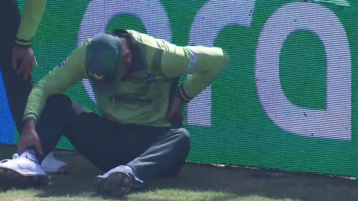 Champions Trophy 2025 PAK vs NZ Fakhar Zaman injured in first over Pakistan vs New Zealand ...