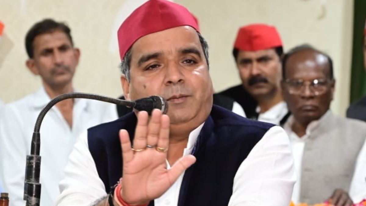 Azamgarh samajwadi party MP Dharmendra Yadav dip in Prayagraj mahakumbh | Jansatta