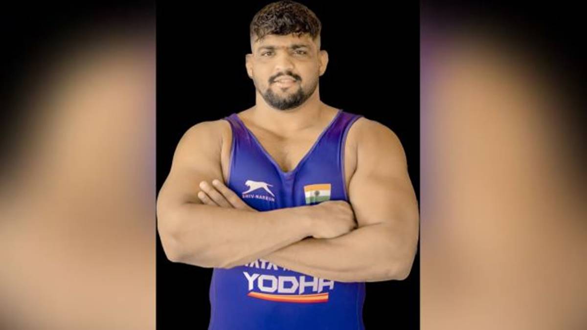 Indian Wrestler Shivraj Rakshe attacks referee and kicked him after decision ruled against him ...