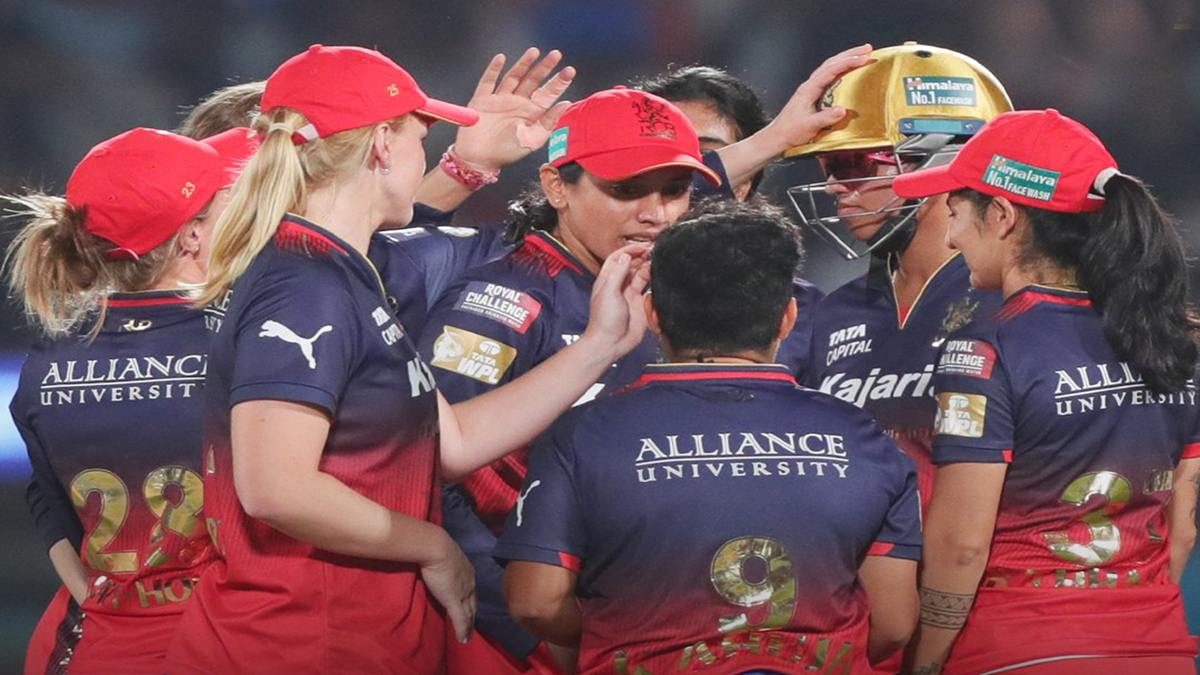 WPL 2025 DC vs RCB 4th Match Delhi Capitals innings report vs Royal Challengers Bengaluru Renuka ...