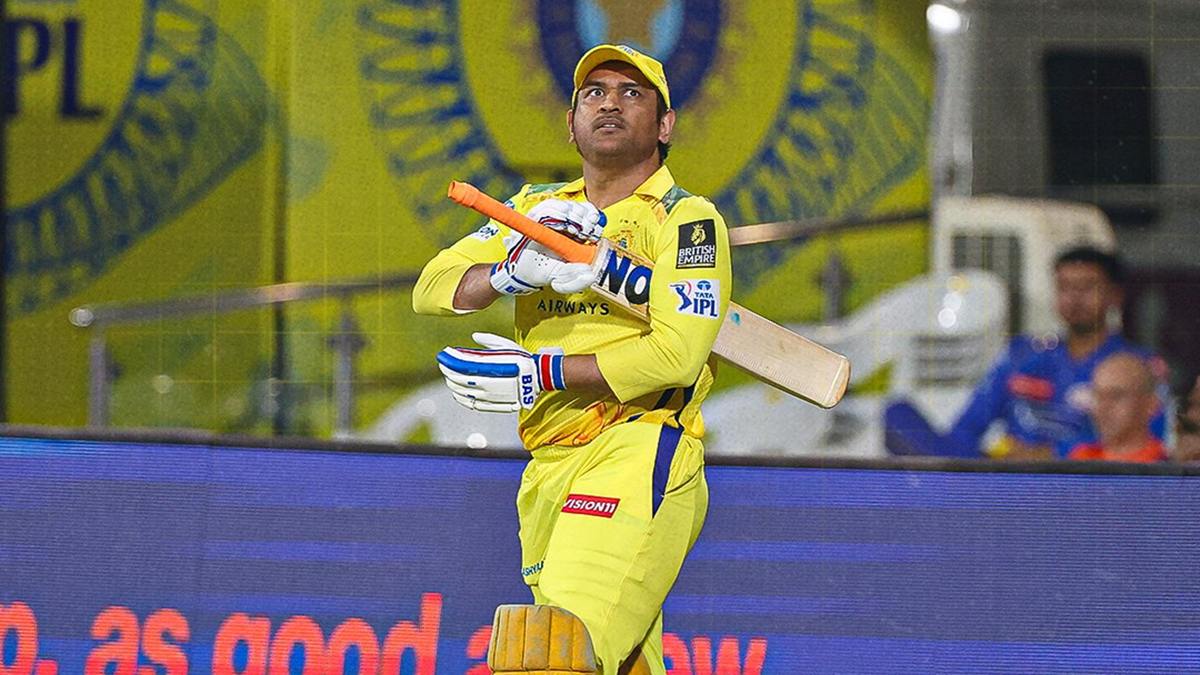 CSK vs RCB IPL 2025 MS Dhoni Batting Order Virender Sehwag Jibe Manoj ...