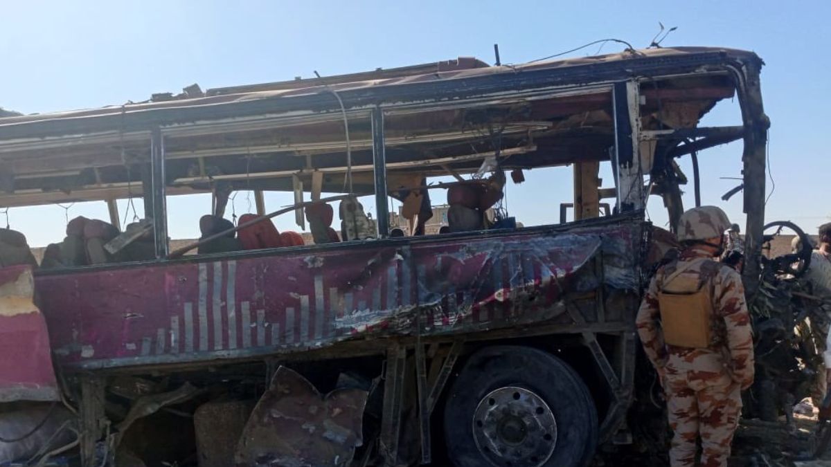 Balochistan Liberation Army Attack Pakistan 90 Killed In Queta ...