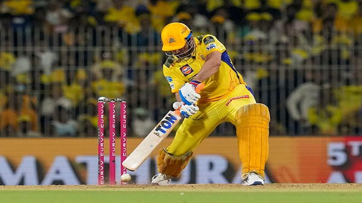 PBKS vs CSK IPL 2025 Devon Conway Retired Out after MS Dhoni Six Chennai Super Kings 18th over ...