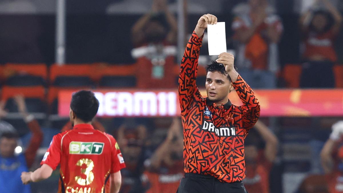 SRH vs PBKS IPL 2025 Abhishek Sharma hundred Celebration Cheat This One ...