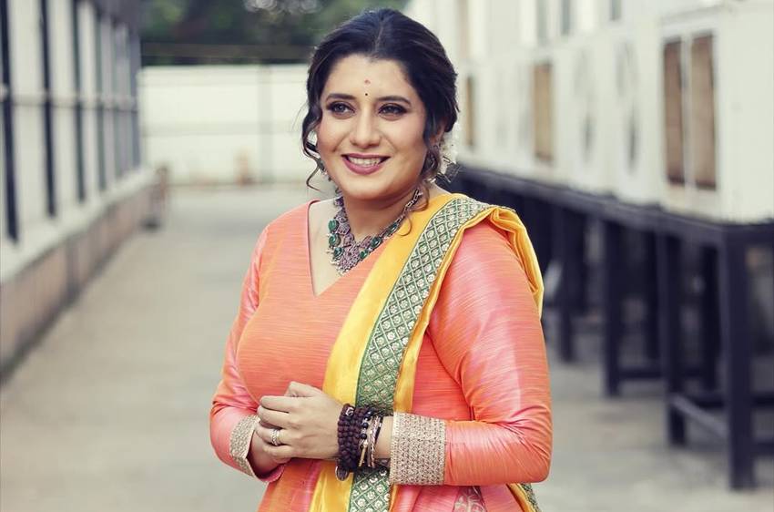 कौन हैं प्रियंका देशपांडे दूसरे पति, पहली मुलाकात में दोनों लगा बैठे ...