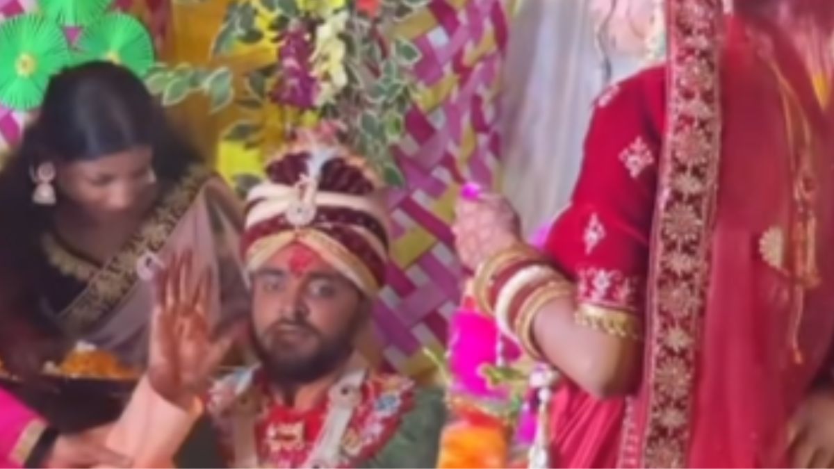Groom Misbehaves with bride During jaimala viral video leaves netizens furious - जयमाला के वक्त ...