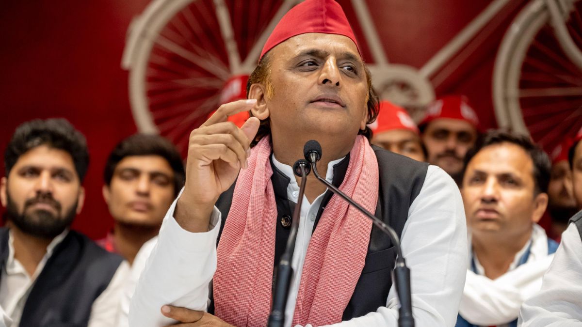 ips raveena tyagi husband irs gaurav garg beaten up in IT office akhilesh yadav reaction ...