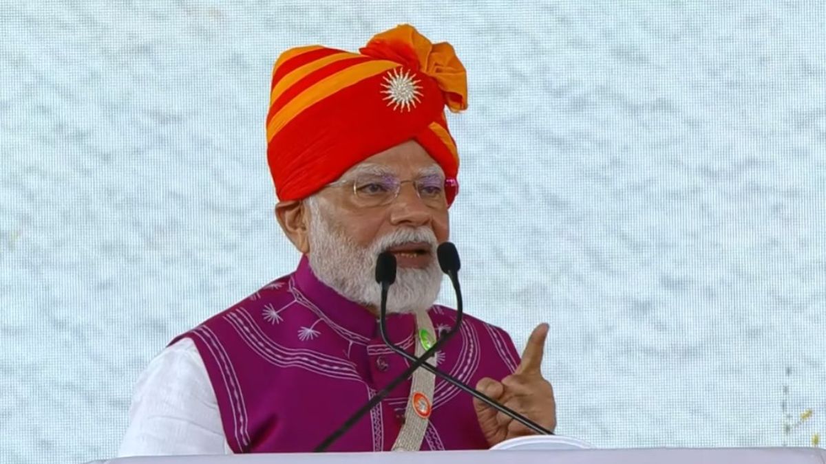 Prime Minister Narendra Modi Gujarat Visit roadshow in Vadodara speech ...