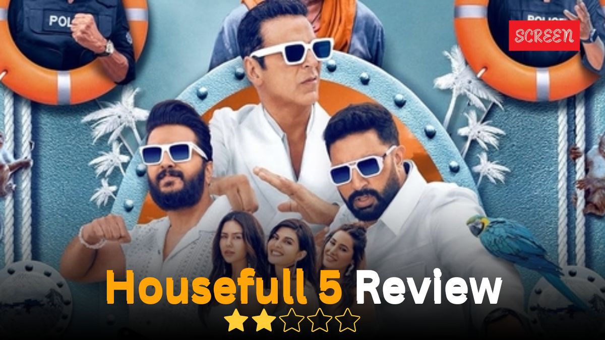 ना लॉजिक है ना कहानी, डायलॉग्स के नाम पर डबल मीनिंग शब्द, जानिए कैसी है अक्षय कुमार की 'हाउसफुल ...