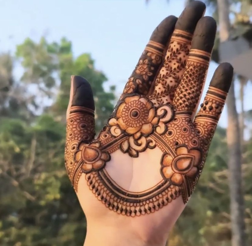 Express Your Festive Joy with These Quick Mehndi Designs for Bakrid Eid al-Adha - Bakrid Easy ...