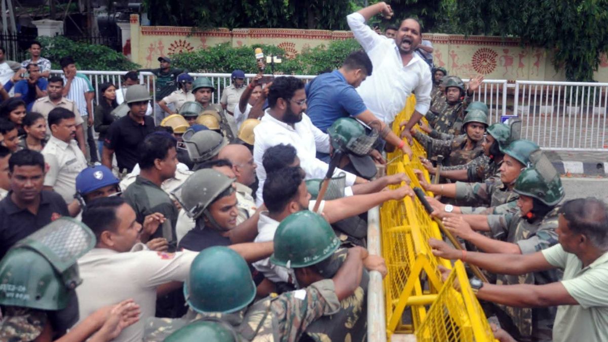 Break Their Legs Bhubaneswar ACP Narasingha Bhol video Viral ‘पैर तोड़ ...