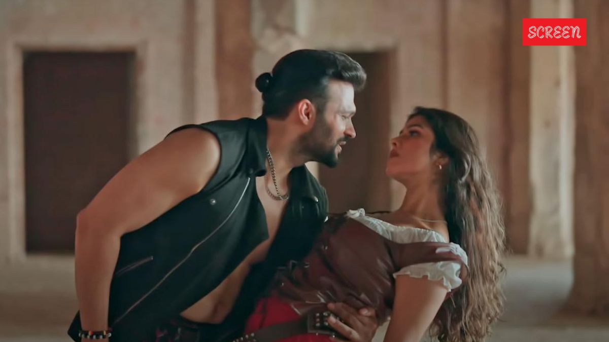 सावन स्पेशल; 'गंदी बात' फेम भोजपुरी एक्ट्रेस महिमा गुप्ता ने मचाई 'खलबली', Bhojpuri singer arun ...